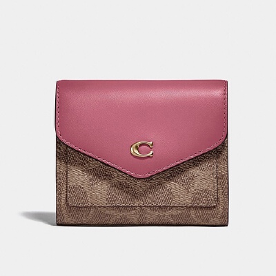 กระเป๋าสตางค์ใบสั้น Coach C2329 Small Wallet In Colorblock Signature ...